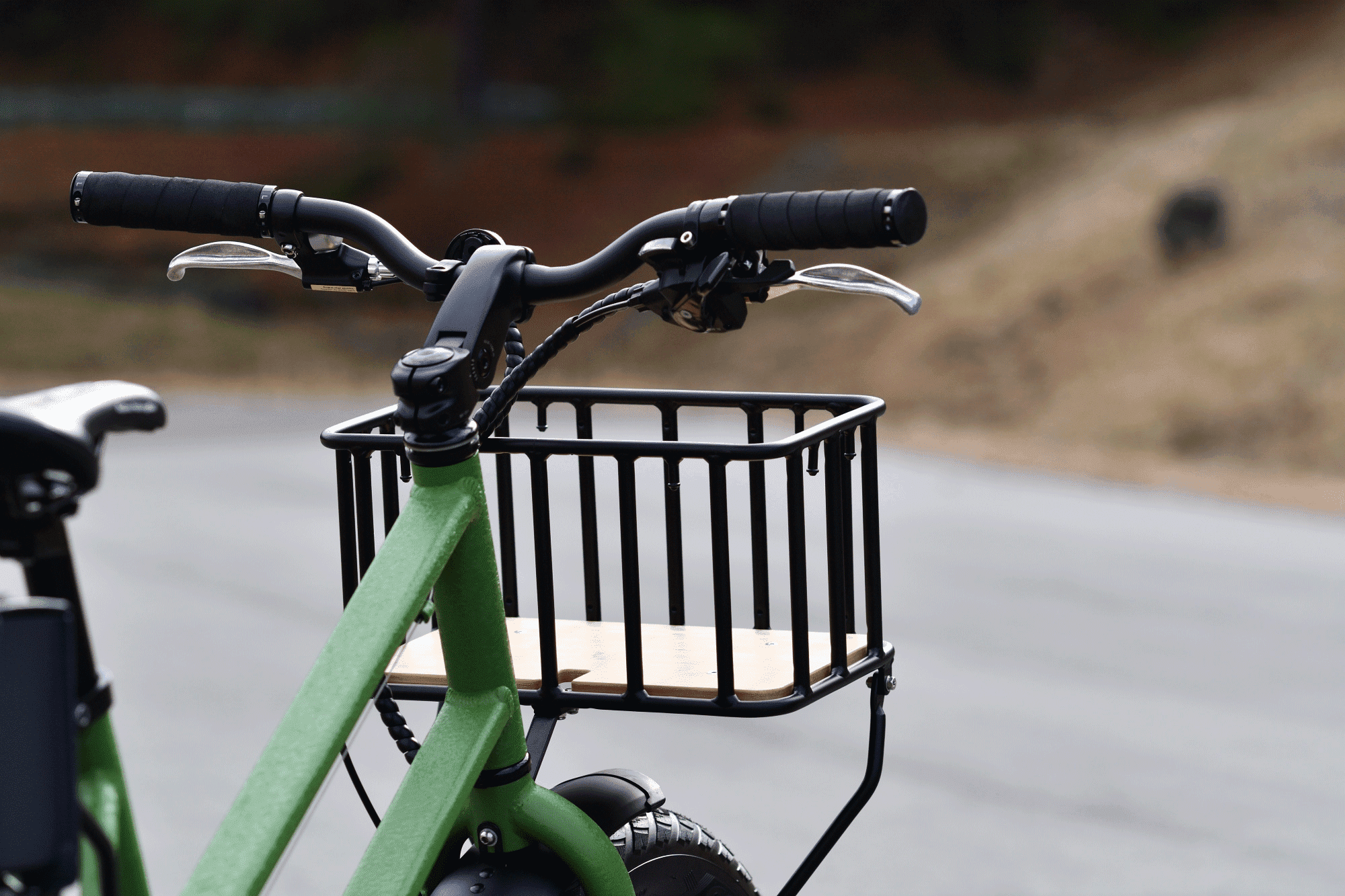 【スタッフMの開発小話】第4回：DE04付属カゴの仕様が決まりました！ - ポタリングマガジンの「企画開発のはなし」｜Daytona Mobility